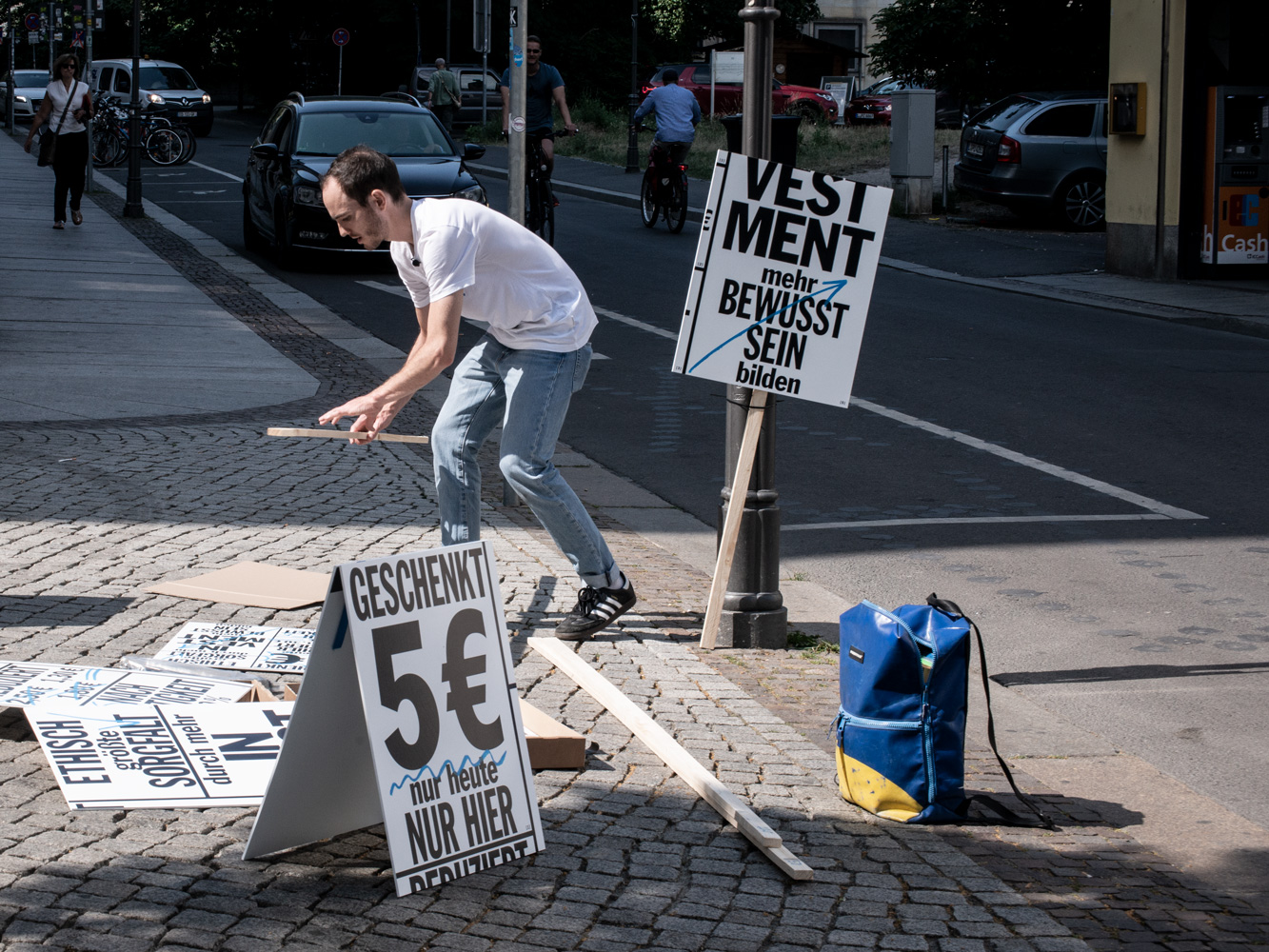 studio timgruetzner.com — diploma project “MANIFEST VOM PFAU. AMAZING ...